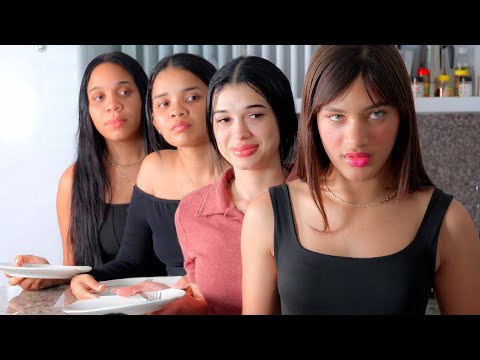 Puso a prueba sus amigas con comida  de esta manera y no creerás  que paso 😳😡 #reflexiones #shorts