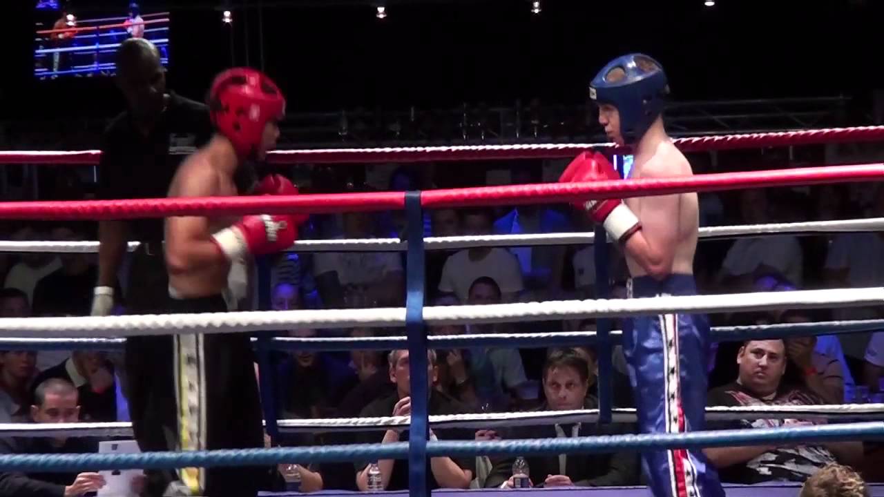 Kombat Zone - Steven Raybould vs Gee Denne - YouTube