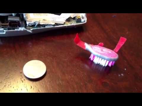 Easy brush-bot :-) - YouTube
