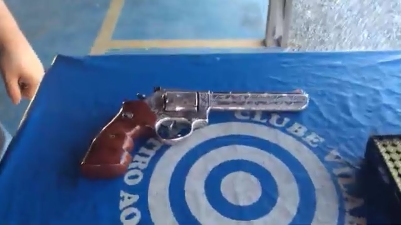 Revólver Taurus RT 889 .38 SPL (Engraver Rodrigo Silva) - YouTube