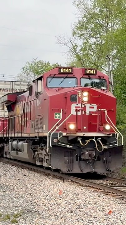 CP 8141’s P3 HORN leading CPKC 112 - YouTube