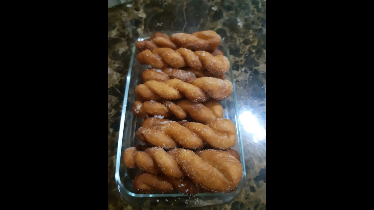 HOW TO MAKE TWISTED DOUGHNUT OR SIAKOY IN BISAYA/SIMPLE RECIPE - YouTube