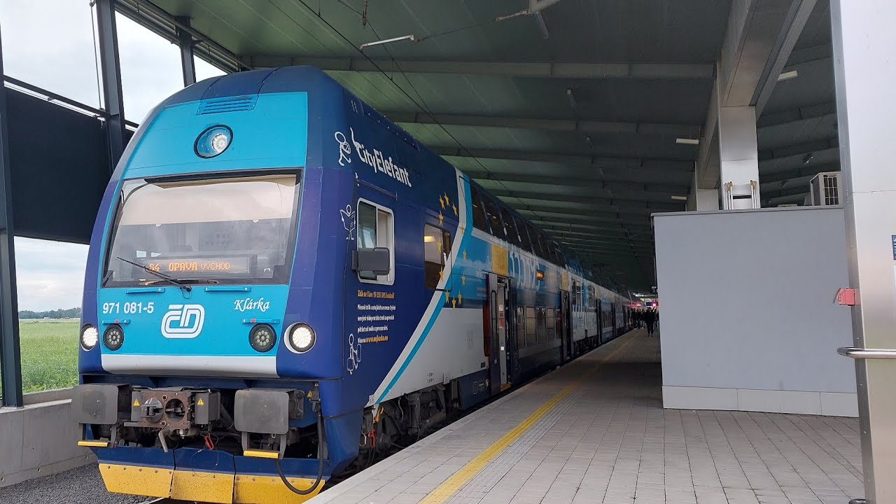 City Elefant odjíždí z Mošnova a pokračuje do stanice Opava Východ m ...