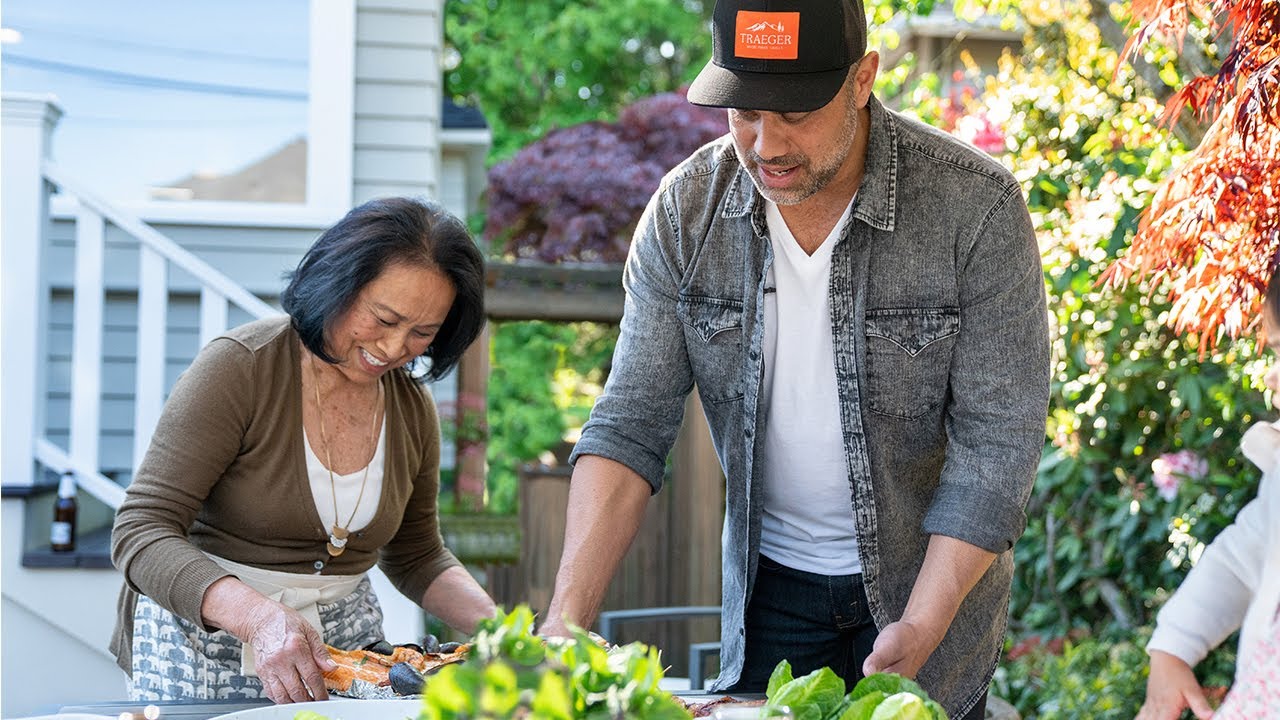 Max & Toi Borthwick of ThaiFusions | Traeger Grills - YouTube