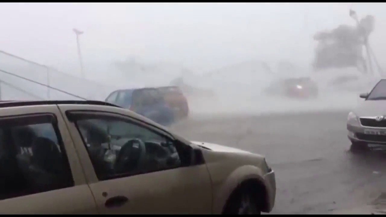 Latest Cyclone footage of India - YouTube