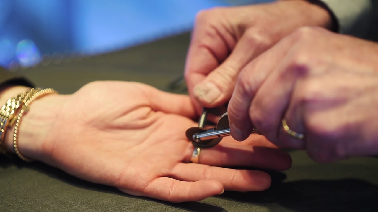 Safely Cutting of a Ring - YouTube