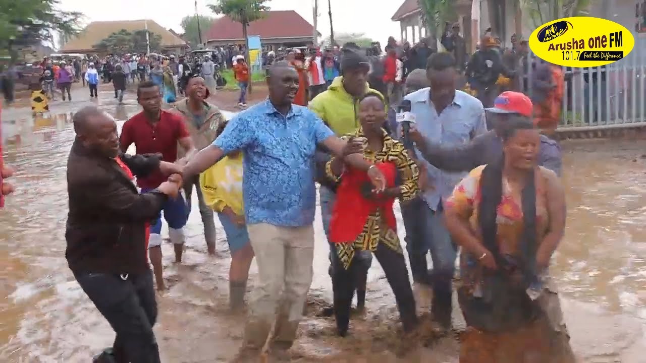 VURUGU ARUSHA: VIONGOZI WA SERIKALI WATUMBUKIZWA KWENYE MAJI MACHAFU ...