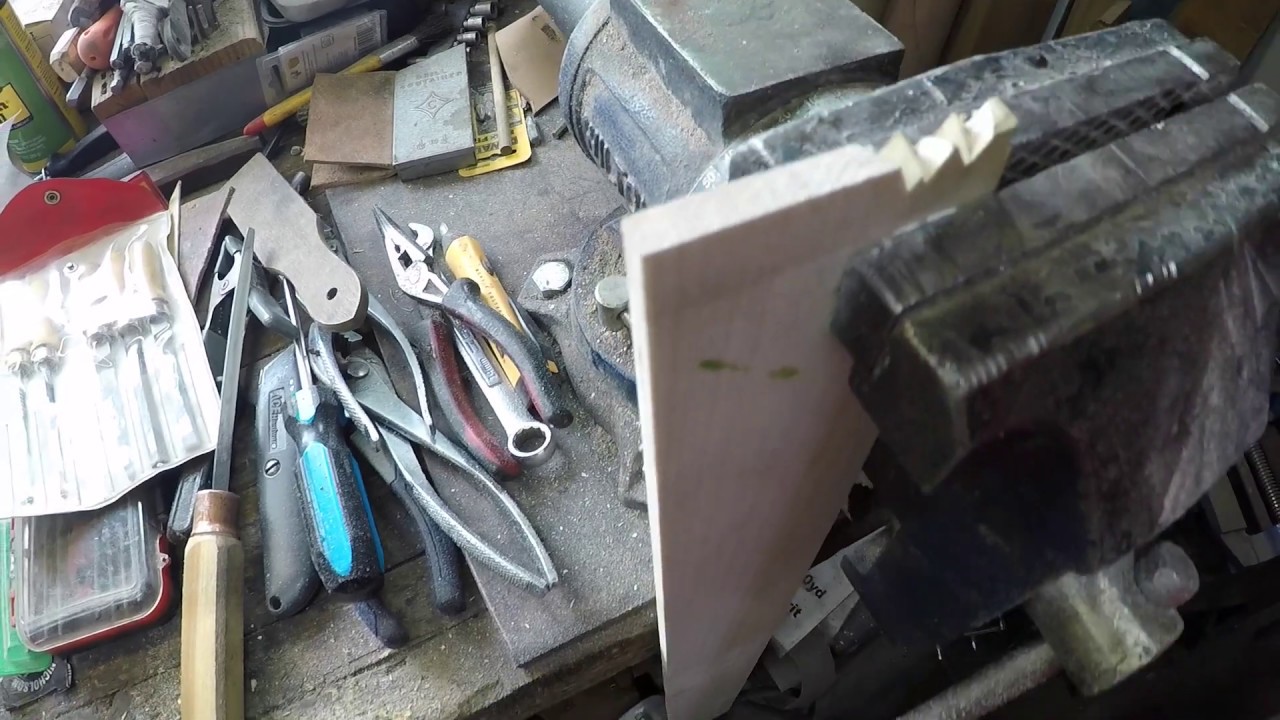 learning to sharpen sak victorinox hiker saw blade - YouTube