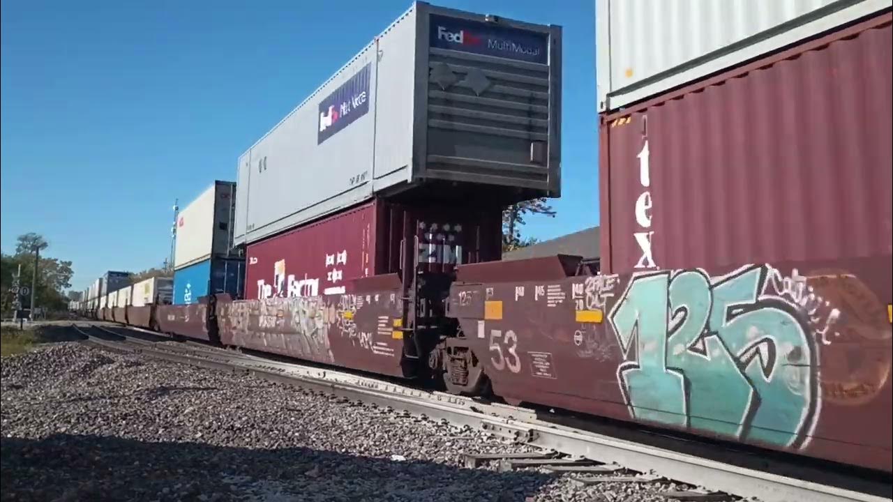 BNSF 6637 with double Fakebonnets !!! - YouTube