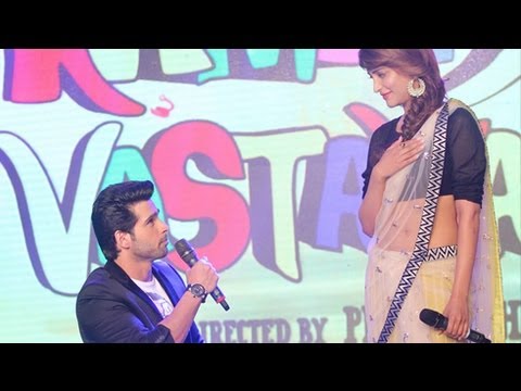 Girish Kumar Flirts With Shruti Haasan @ Ramaiya Vastavaiya Music Launch