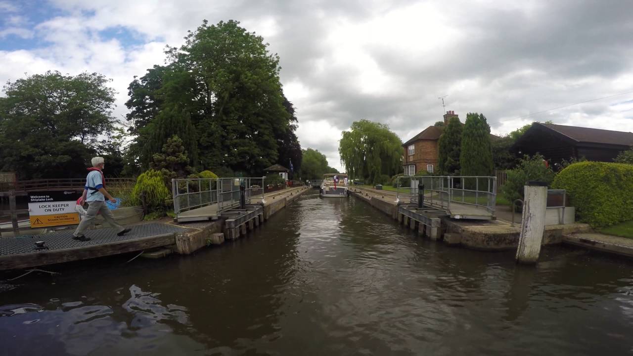 Shiplake Lock - YouTube