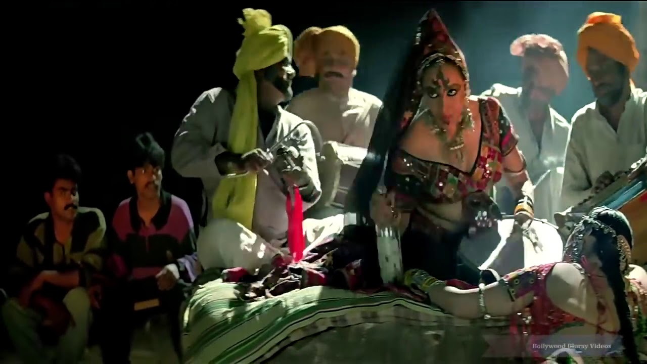 RAJA HINDUSTANI, Pardesi Pardesi songs best quality - YouTube