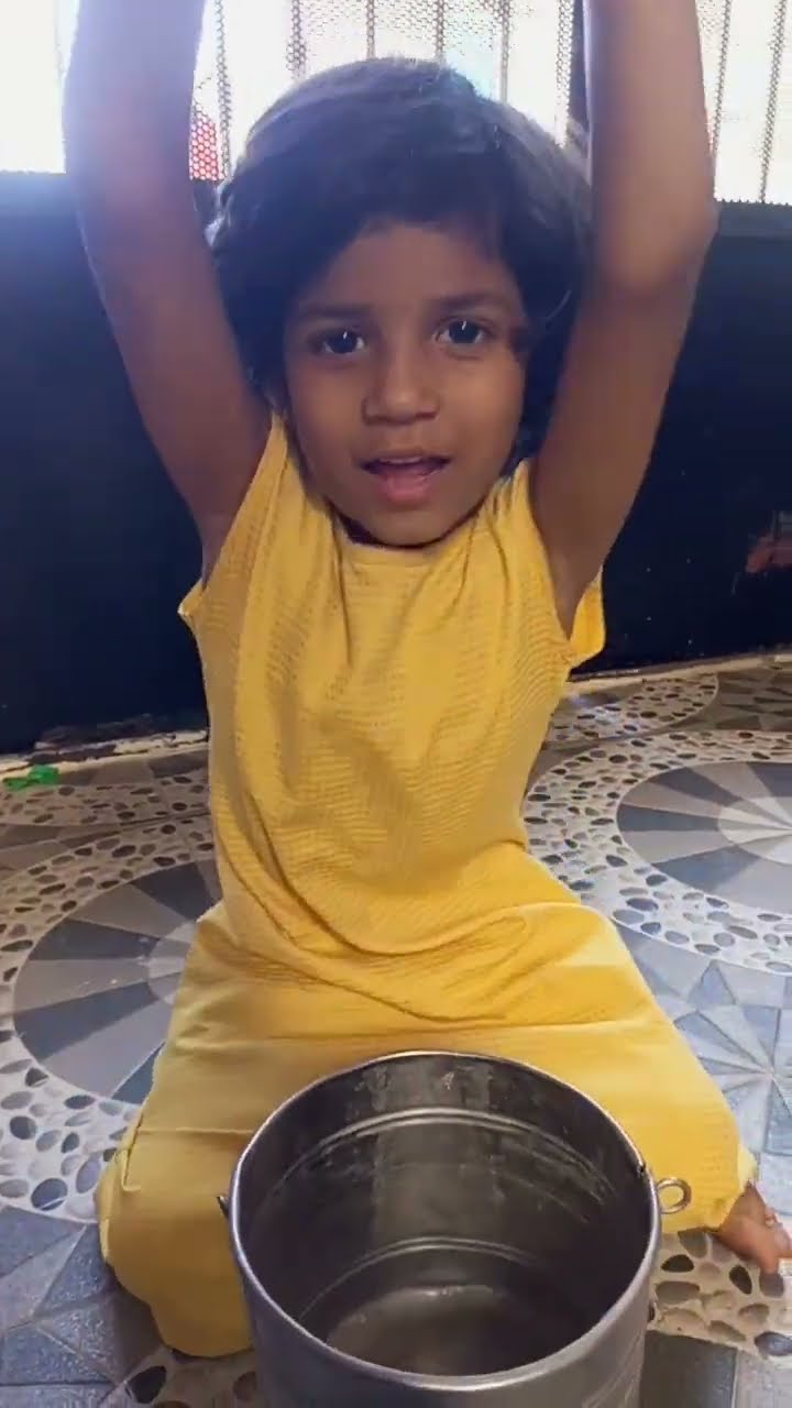 mia mia song - YouTube