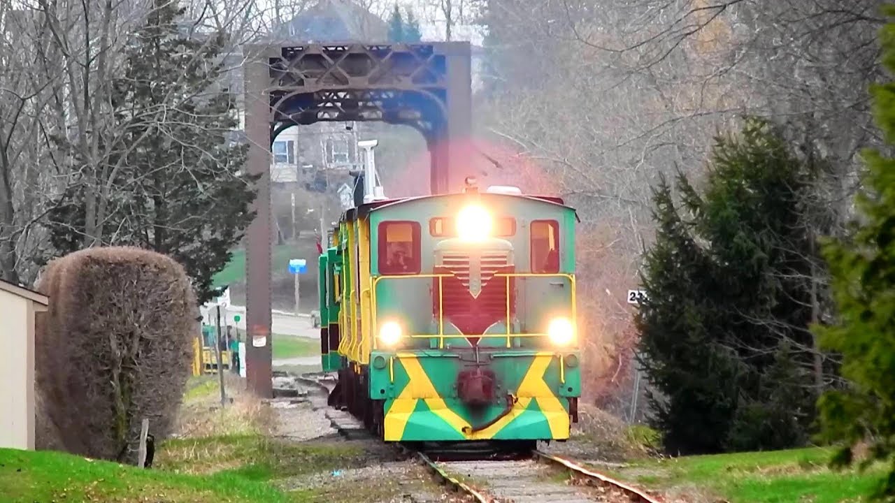 Port Stanley Terminal Railway Easter Bunny Train crossing Warren St ...