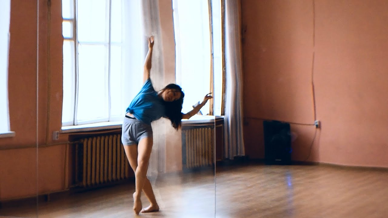 Grimes - New Gods [dance video] - YouTube