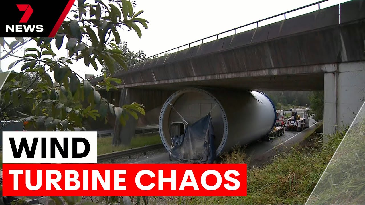 Wind turbine crash shuts down major Queensland highway | 7NEWS - YouTube