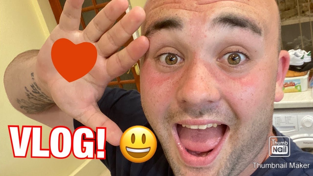 MY FIRST VLOG! (VLOG) - YouTube