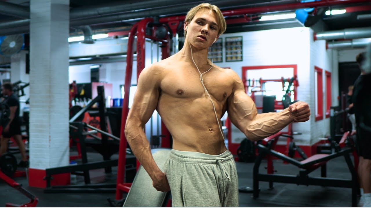 AESTHETIC SHOULDER & ARM WORKOUT - YouTube