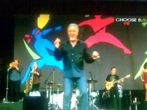 Tom Jones Dancing - YouTube
