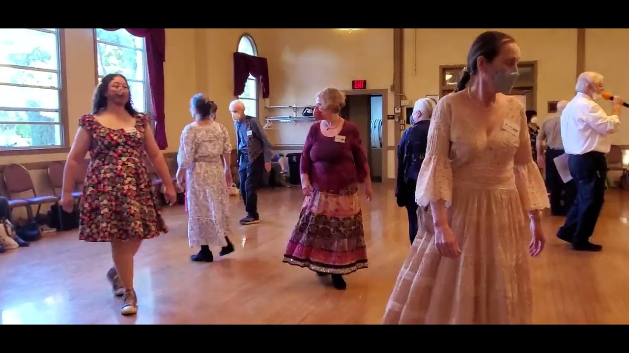 "Turning in Threes" by Gary Roodman, to tune by Paul Machlis - YouTube