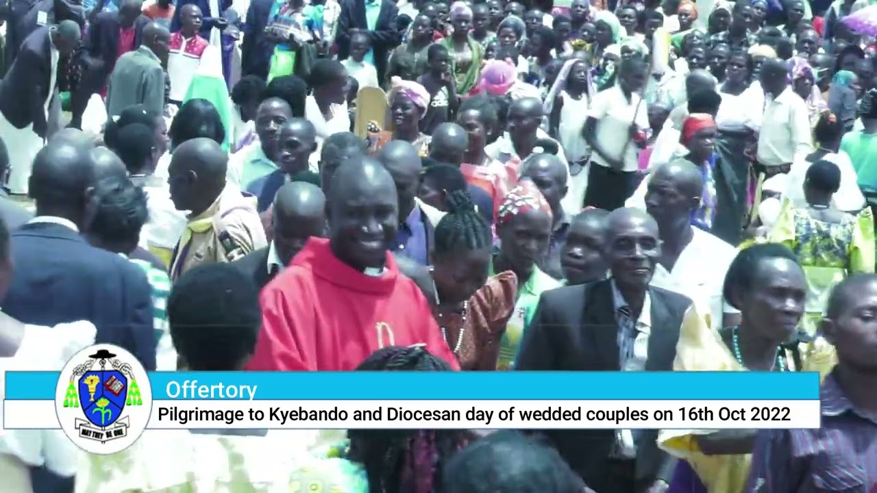 Joyful offertory procession at Kyebando - YouTube