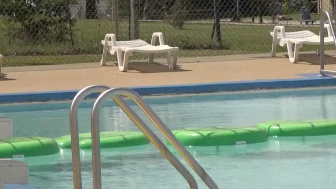City pool in Lebanon, Mo., opens with plenty of lifeguards - YouTube