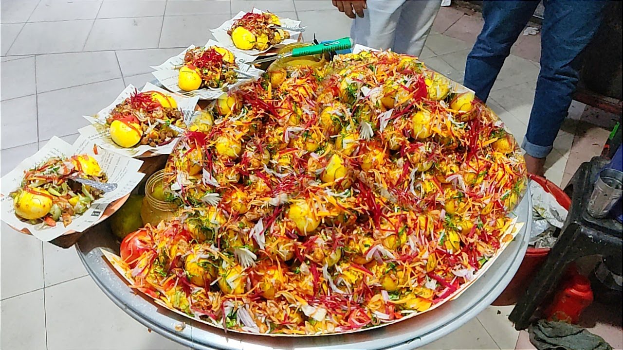 Amazing Decorated Egg Chana Chaat Chop ।। Bangladeshi Street Food - YouTube