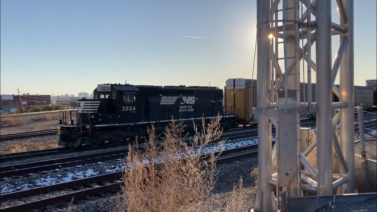 NS SD40-2 Idling at the Norfolk Southern Rail Yard in Kansas City Missouri - YouTube