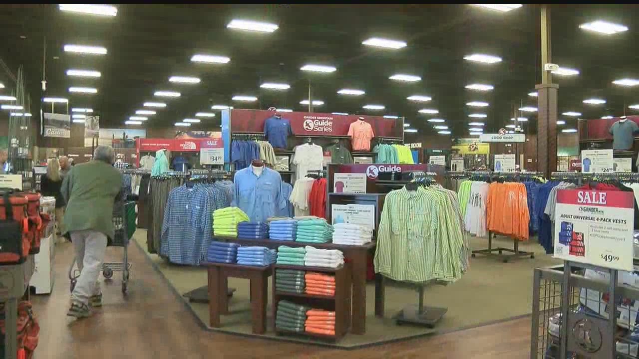 New Gander Mountain opens doors to big crowd at Eastwood Mall - YouTube