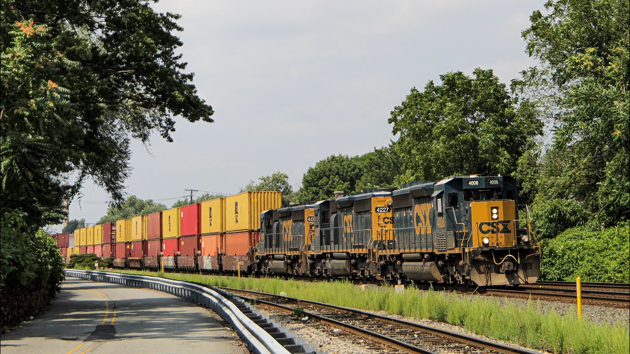 CSX: Q212 with a trio of SD40-3s! - YouTube
