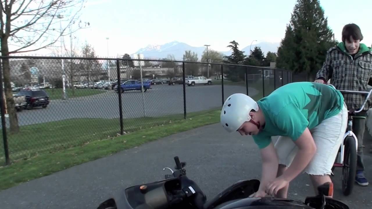 moped crash at skatepark - YouTube