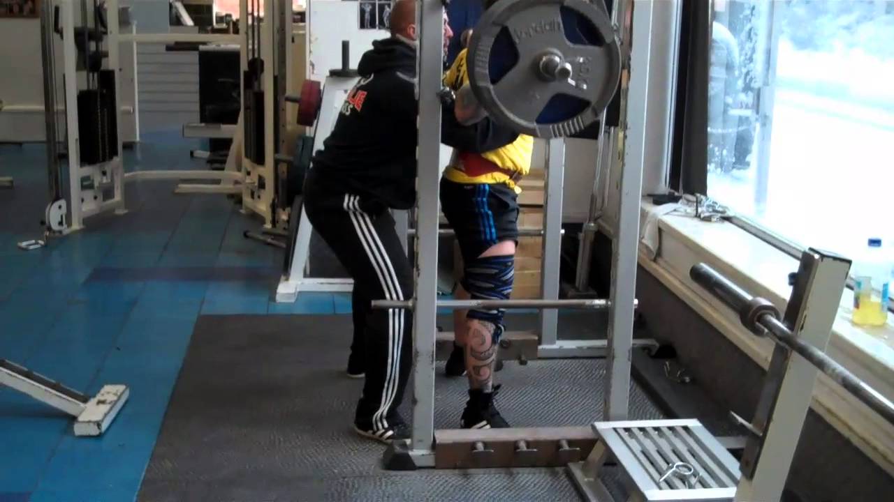 unique fitness matt harpur squats 180kg X5reps - YouTube