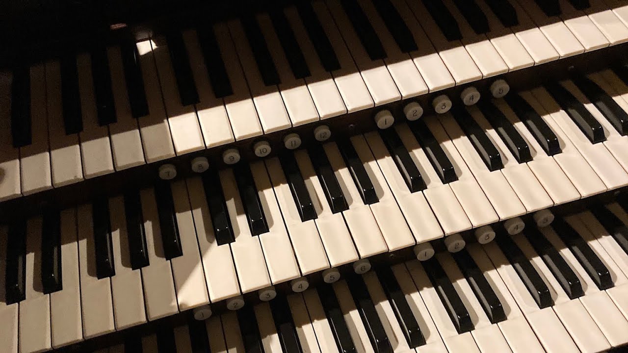 J.S. Bach, “Gigue” Fugue in G Major BWV 577 (The Jig) - YouTube