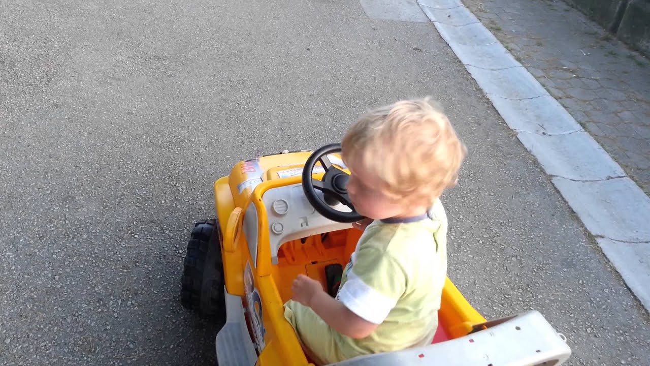 Oscar driving 2.5 years - YouTube