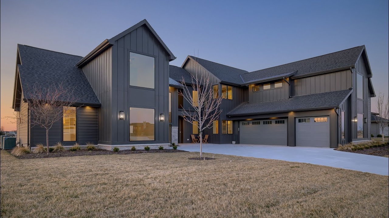 Valley Drone Tour: 5804 N 292 circle - Michael Maley - YouTube