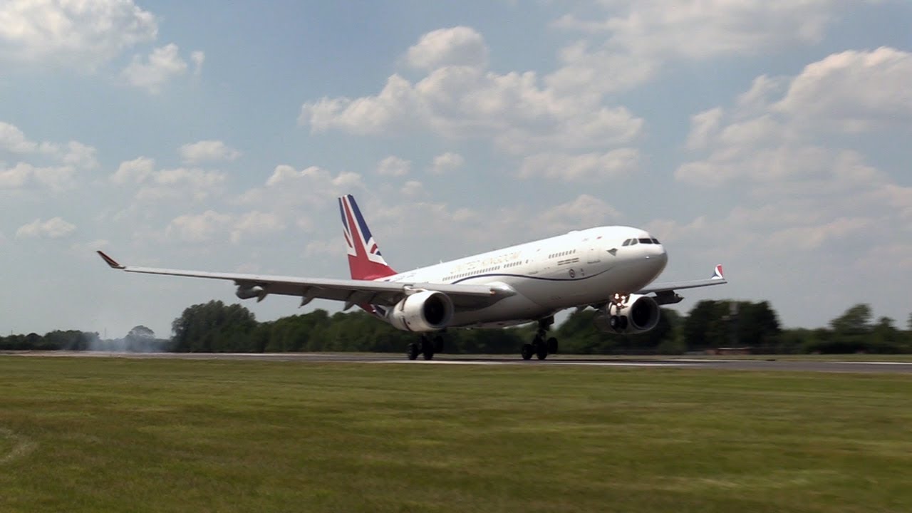 RAF Voyager: Boris Johnson's new military jet revealed - YouTube