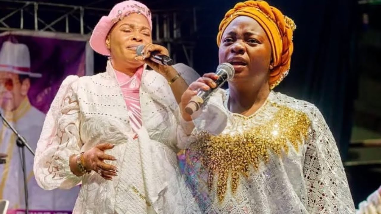 TOPE ALABI X ADEYINKA ALASEYORI SCATTERED THE CHURCH WITH HOT PRAISE ...
