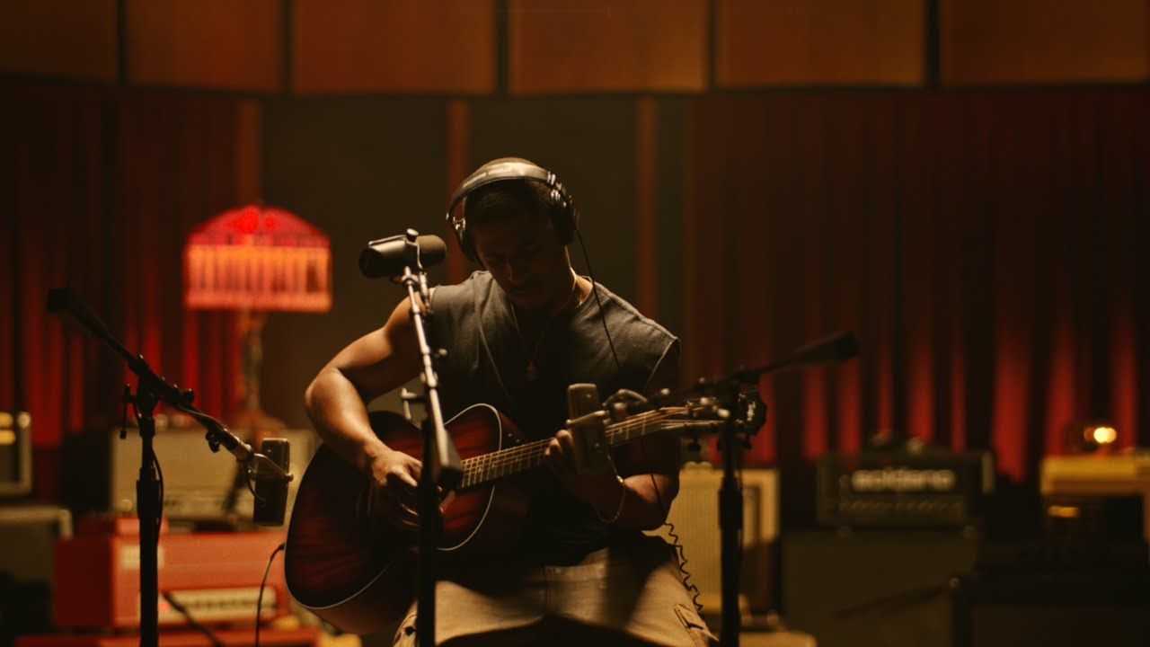 Khamari - Head in a Jar (Live) - YouTube