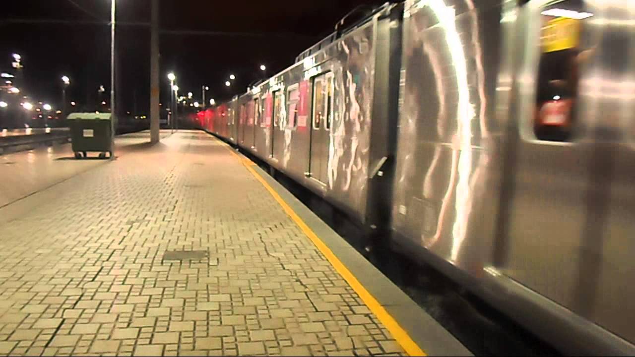 Alstom Metrópolis Série 4000 SuperVia chegando na Central do Brasil ...