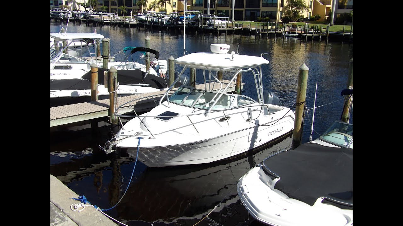 A quick walk thru on a Nice 2005 Robalo R225 Walkaround. - YouTube