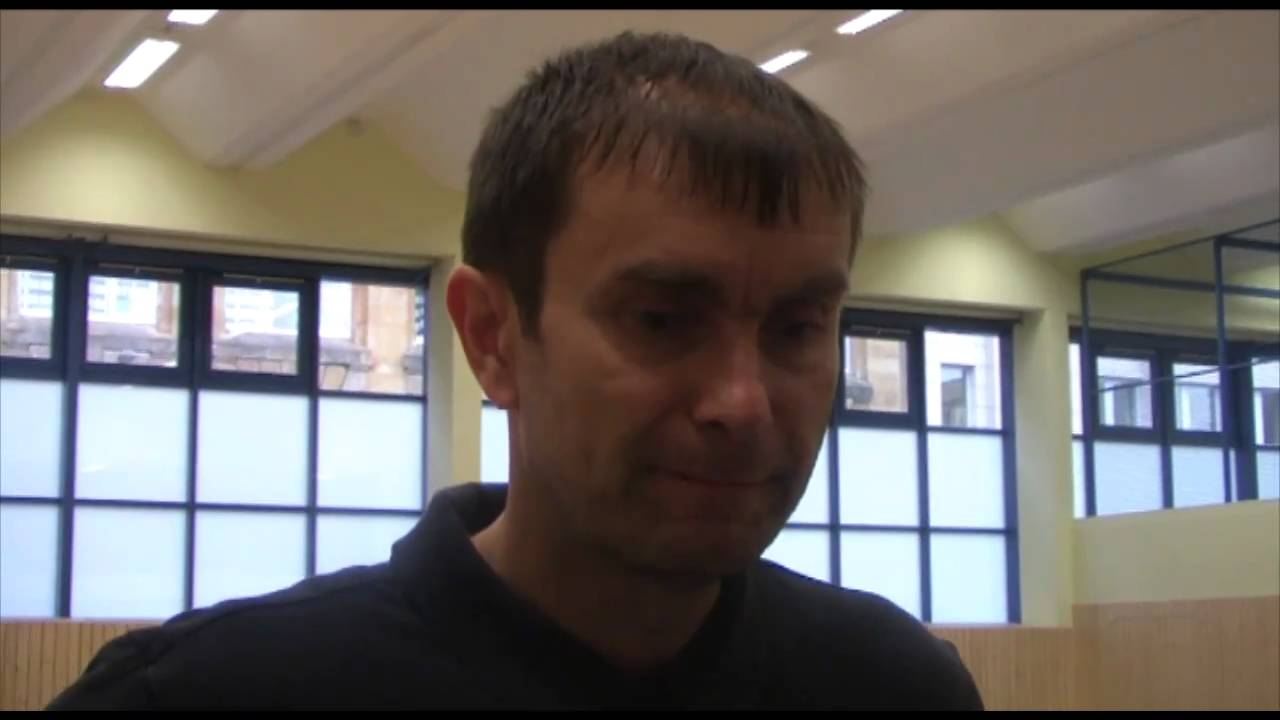 Cheftrainer Luka Pavicevic vor dem Spiel in Ulm - YouTube