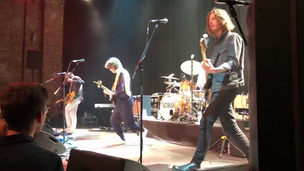 Razorlight - In The Morning (Live) - YouTube