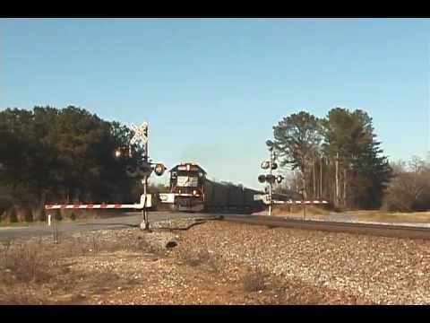 NS SD70 #2559 leads NS #275 at Green, Georgia - 11/27/09 - YouTube