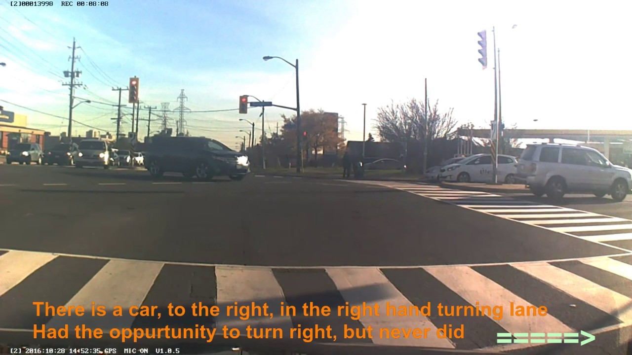 Honda use intersection as merging lane - YouTube