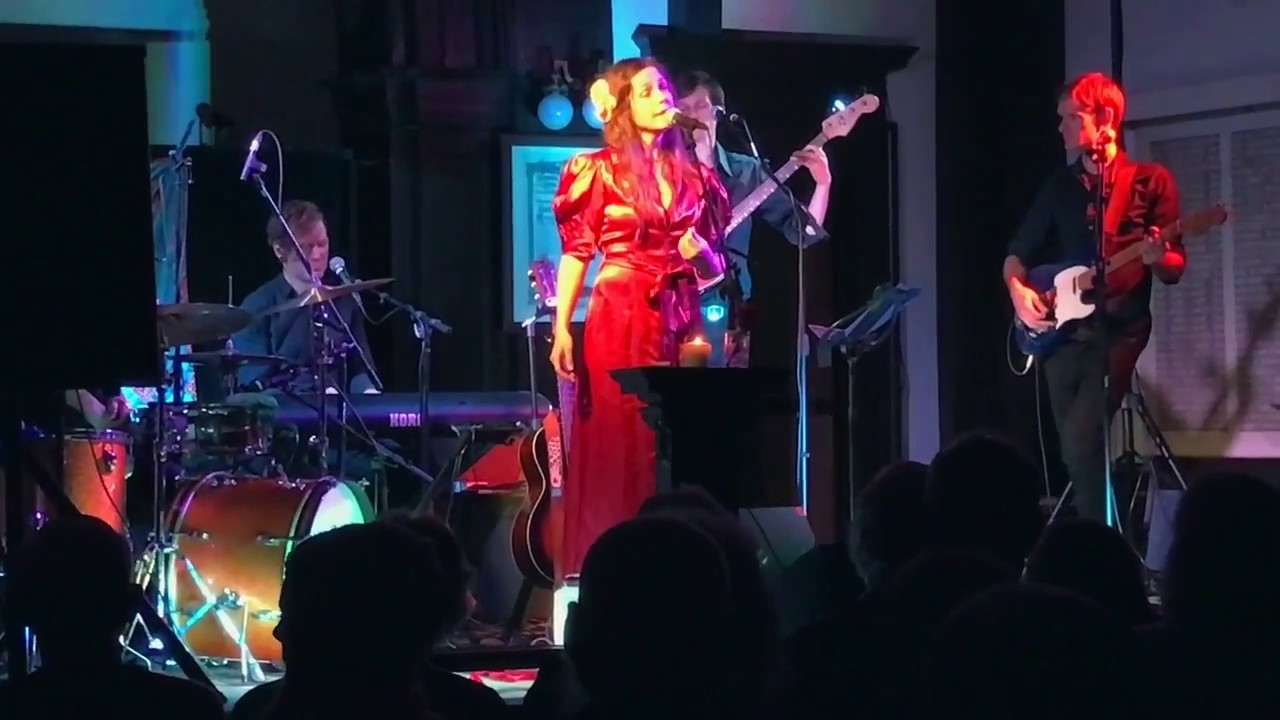 May Erlewine performs "Grateful" at Gopherwood Concerts in Cadillac ...