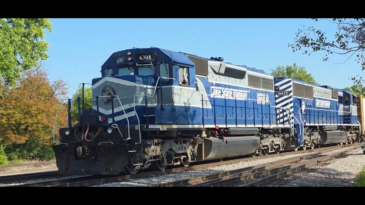 LSRC 6301 & LSRC 6435 Northbound Saginaw Yard Arrival - YouTube