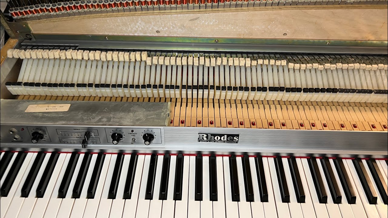 How to Open The Harp on a Fender Rhodes - YouTube