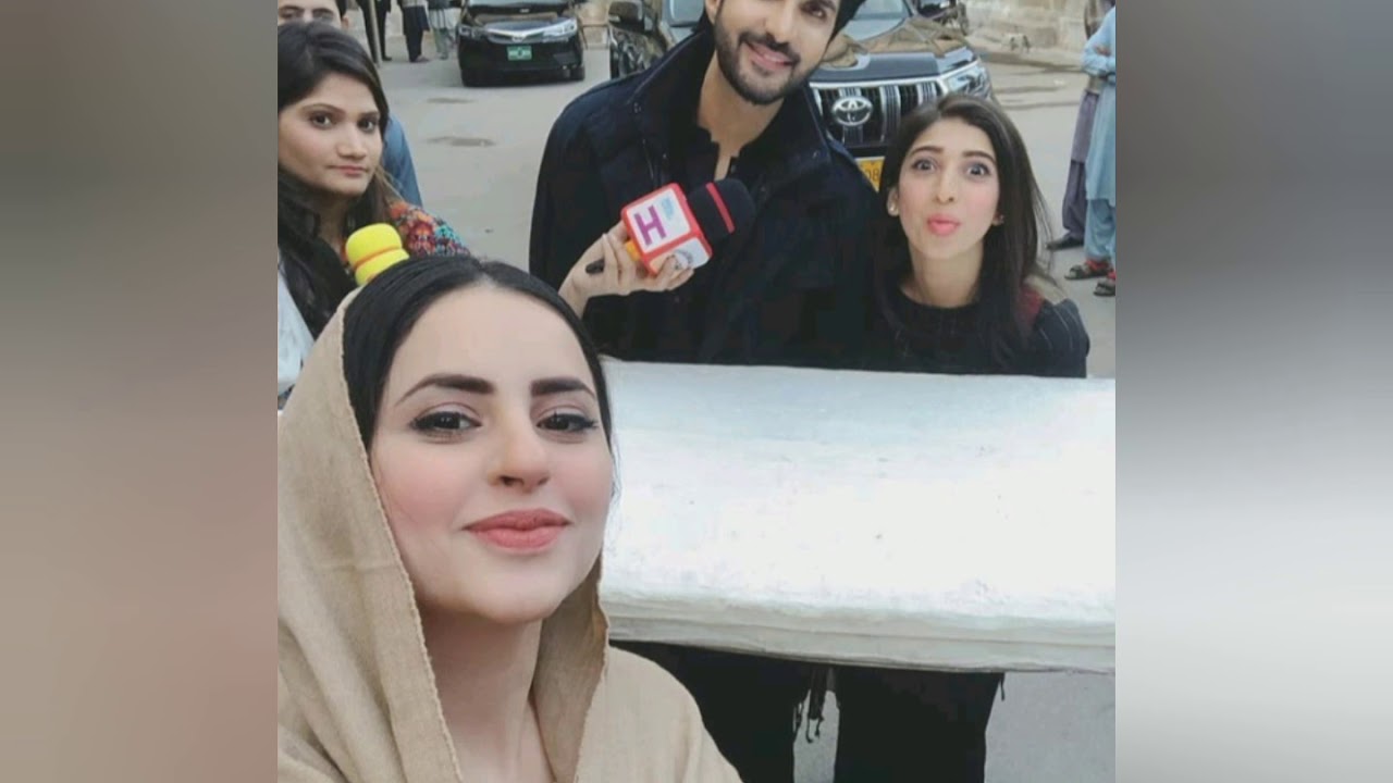 Drama serial MUNAFIQ cast behind the scenes - YouTube