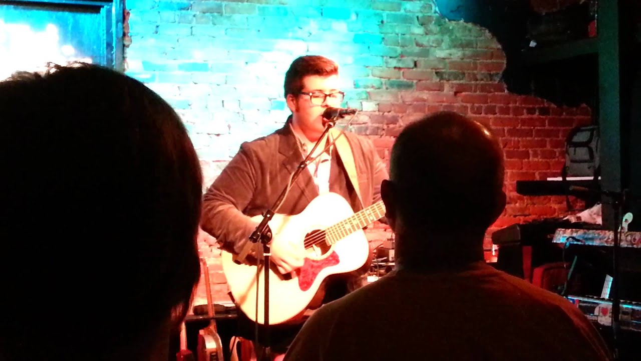 Noah Guthrie Sexy and I Know It live - YouTube