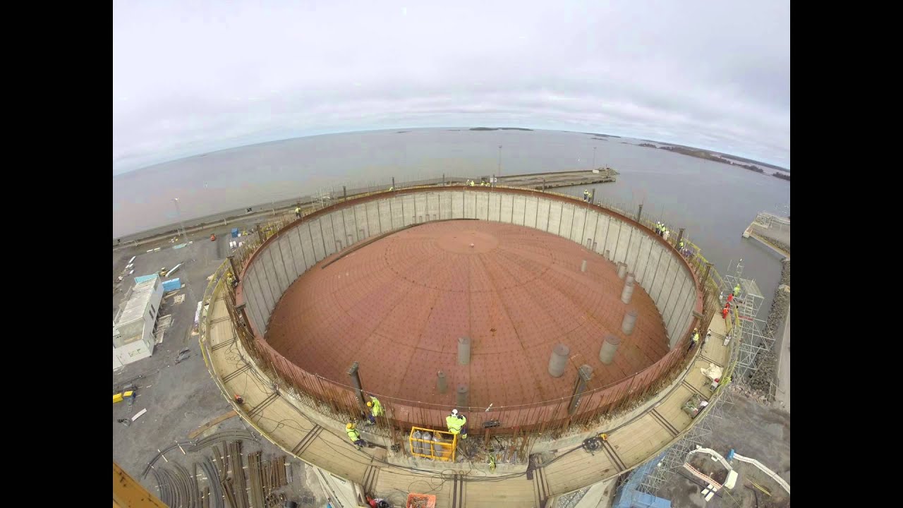 Suspended deck lifting GNL Tanks - Pori, Finland - YouTube